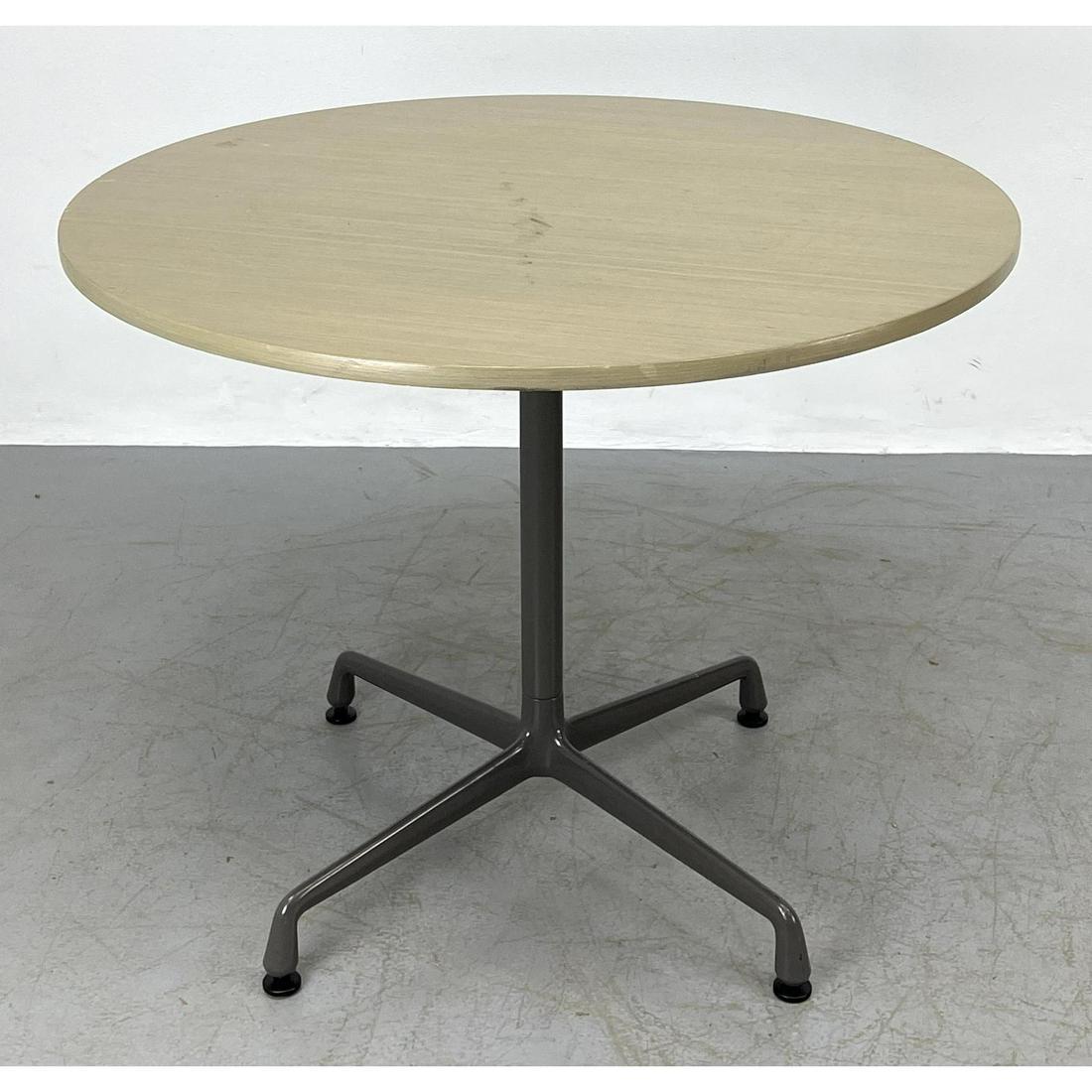 Herman Miller Round Dinette Dining Table.