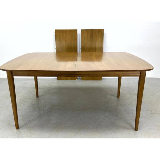 Mid Century Drexel Medalist Dinning Table With 2 18ó Le