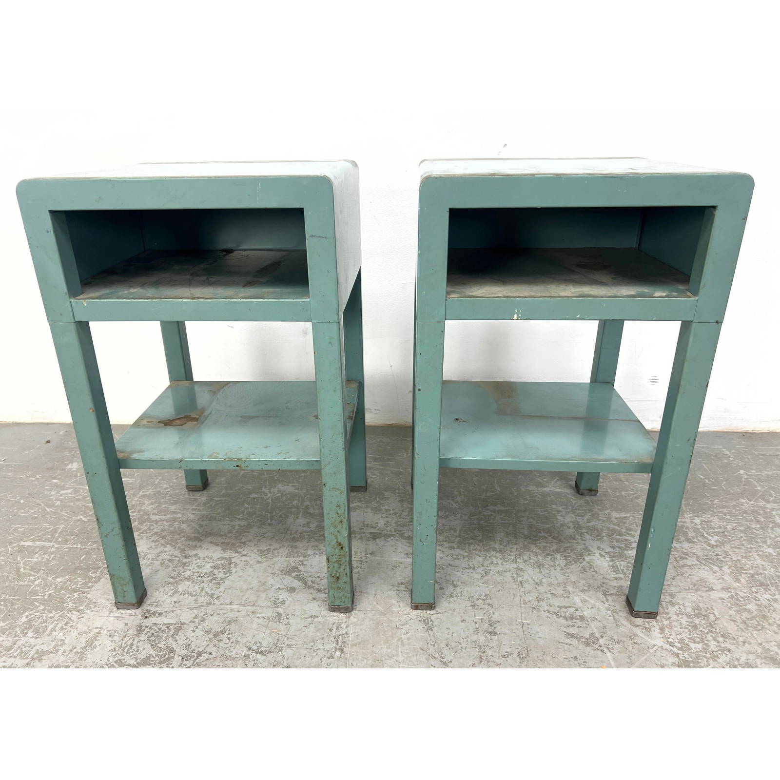 Pair Simmons Furniture Metal Side Table Night Stands. - Apr 08, 2025 ...