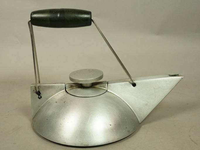 Anthony Parfitt Kinetic Teapots. Modernist Metal