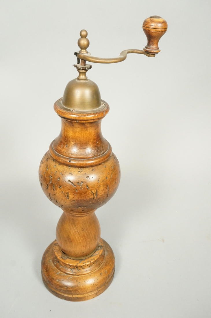 Vintage Wood Pepper Mill. Brass Plaque 1784 Stefa