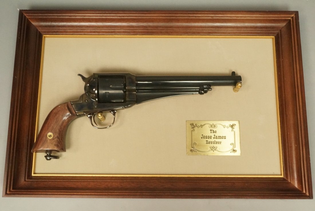 Franklin Mint Replica Revolver Jesse James. Mount