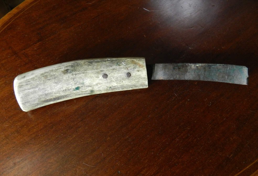 Art Inuit Knife / Couteau Inuit