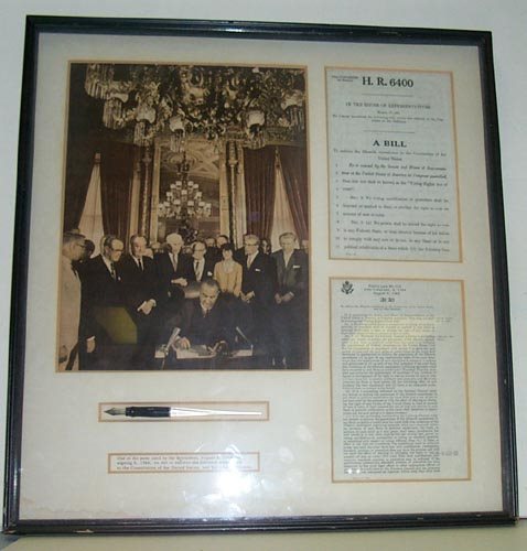 703: (LYNDON B. JOHNSON) PRESIDENTIAL BILL SIGNING PEN - Aug 29, 2005 ...