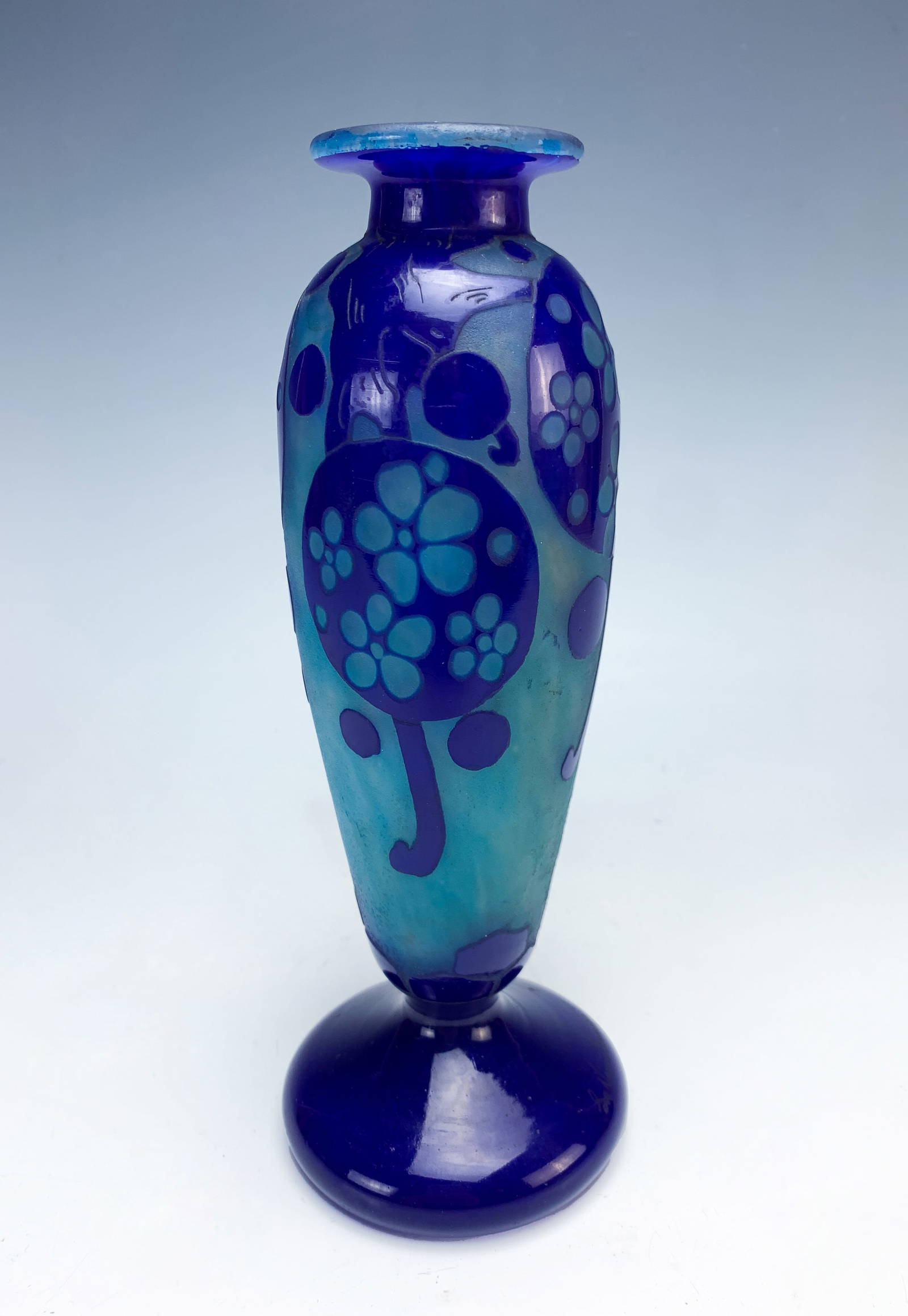 Le Verre Francais Azurette Blue Art Glass Vase Auction