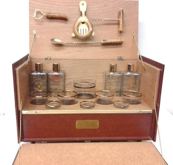 Vintage Hidden Book Cocktail Bar for Private Library