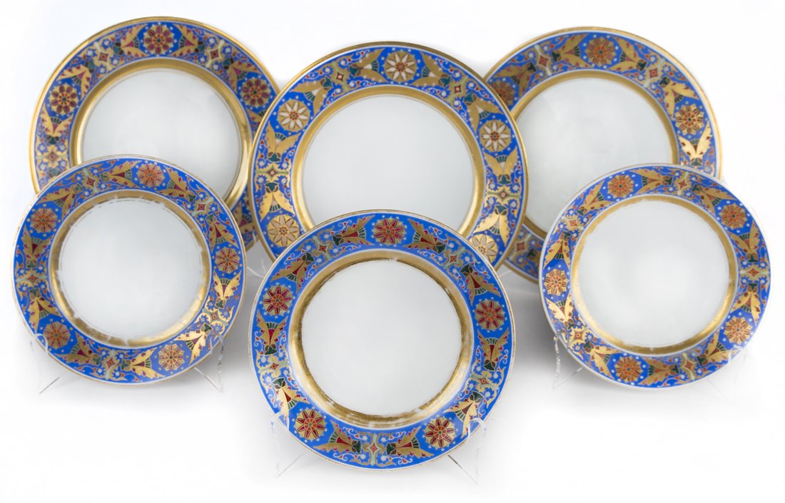 A SET OF SIX PLATES FROM THE GOTHIC SERVICE, RUSSIAN