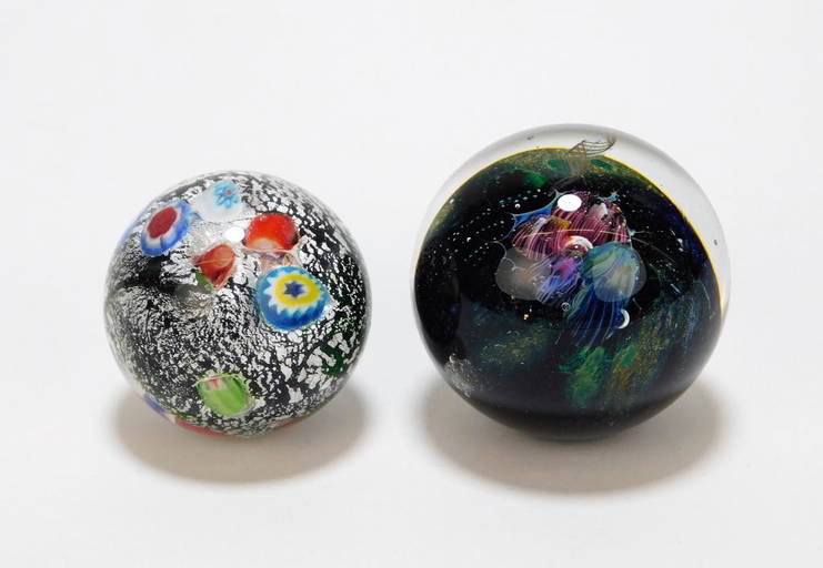 2pc Simpson & Zimmerman Art Glass Paperweights