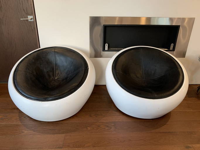 2 Egg Pod Ball Chairs By Eero Aarnio