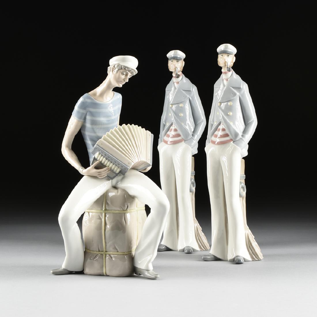A GROUP OF THREE LLADRO PORCELAIN FIGURINES, LATE 20TH