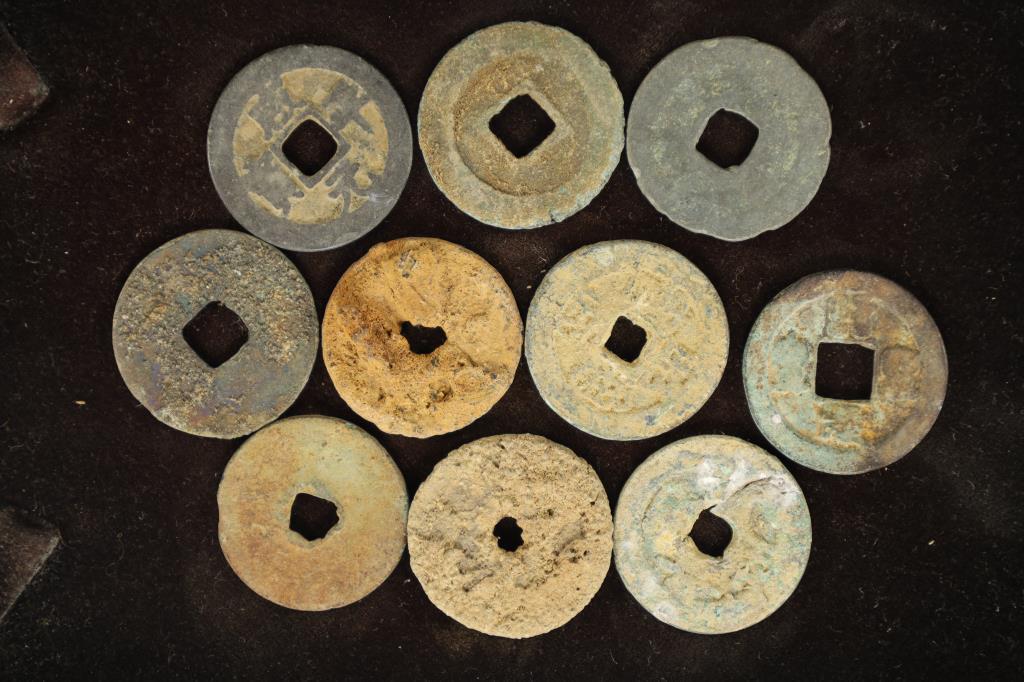 10 Chinese / Asian Cash Coins
