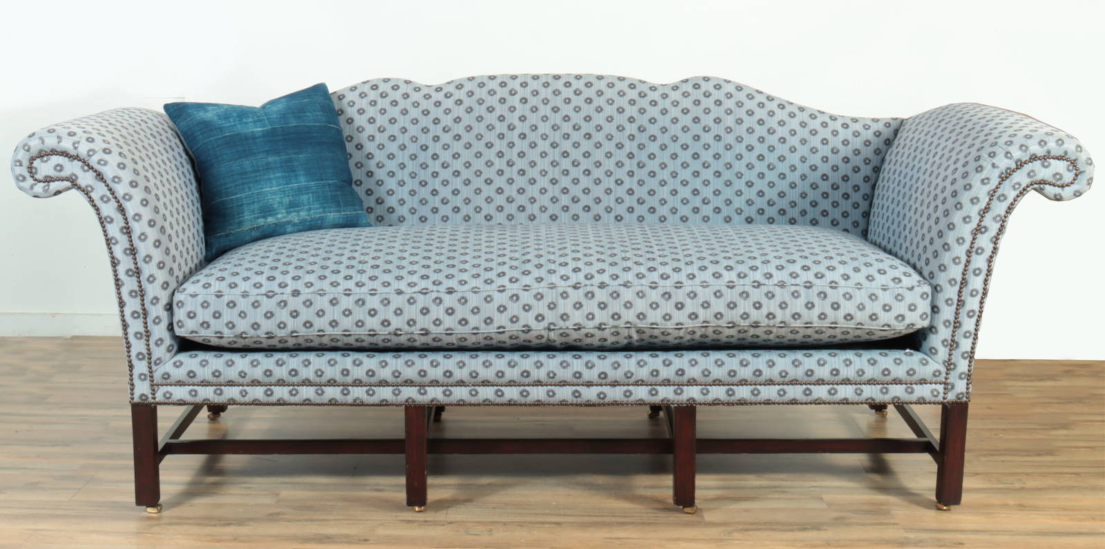 Jasper Furniture Cornwall Sofa Auction