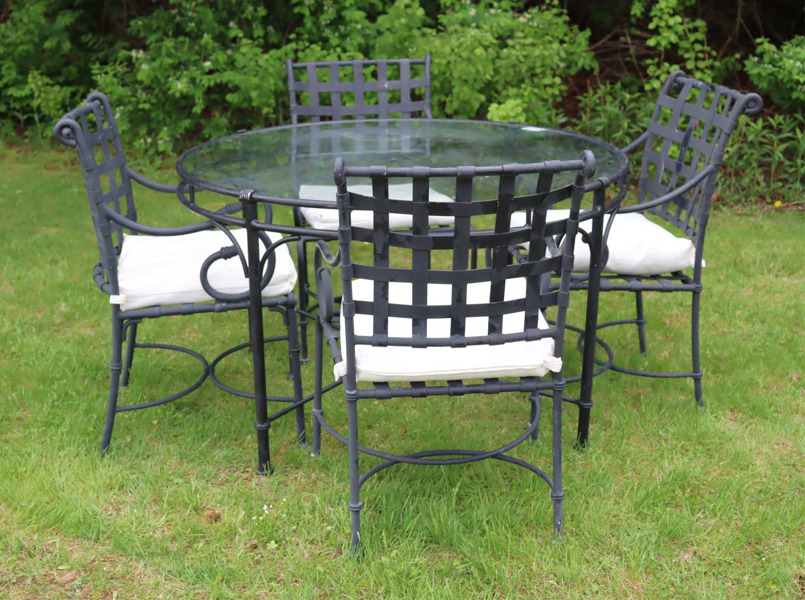 Sifas Kross Dining Table & Chairs Auction