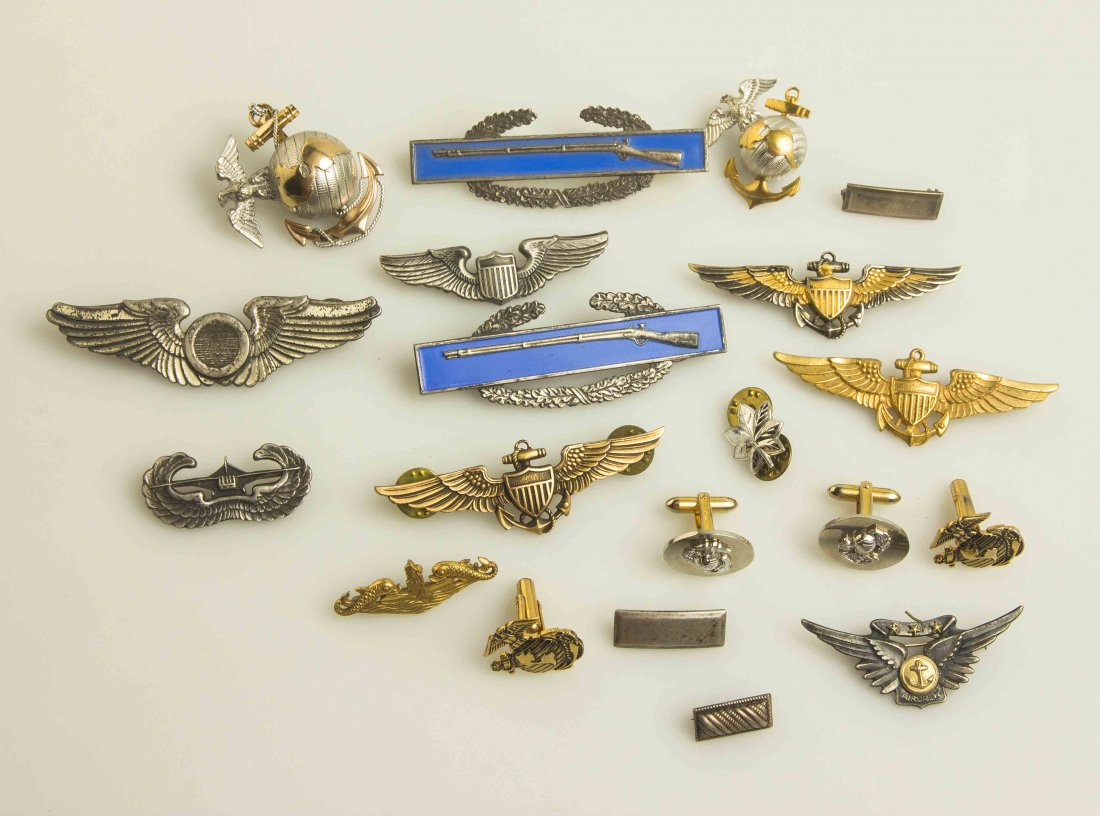 U.s. Army And U.s. Navy Wings And Insignia