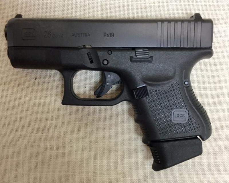 Glock 26 Gen 4 with 3 mags and back straps