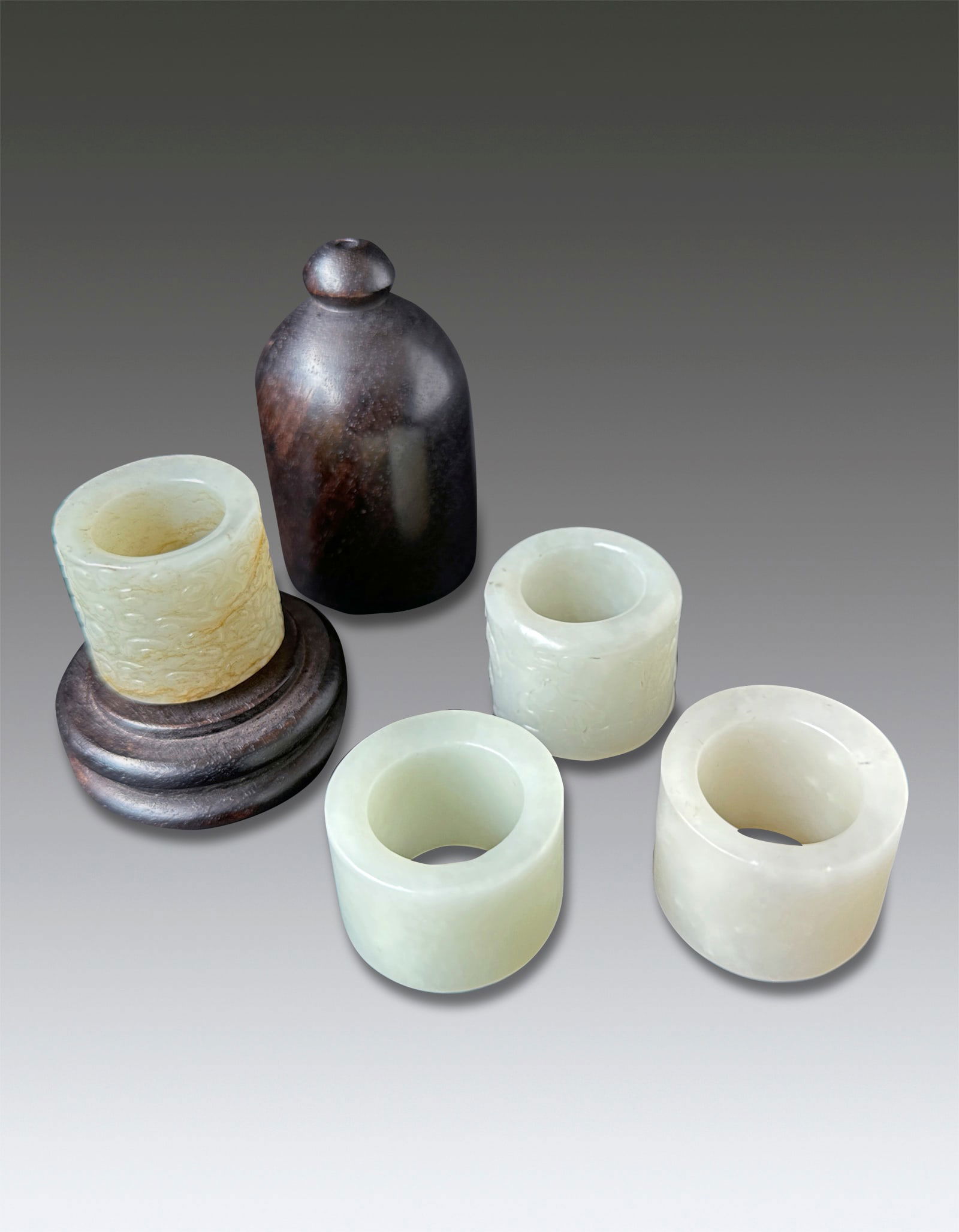 Four Chinese White Jade Thumb Ring Qing Qianlong Period 1736-1796 Auction