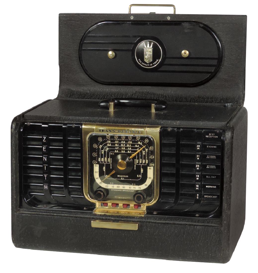 Radio, Zenith, Trans-Oceanic G500, portable in leather