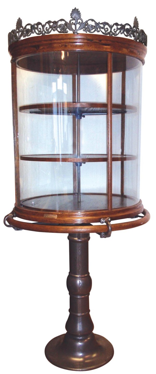 0879: Crystal candy case, round revolving oak/glass cas