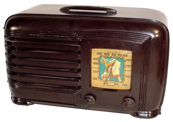 0610: Radio, Pilot Lone Ranger, brown Bakelite case, c.