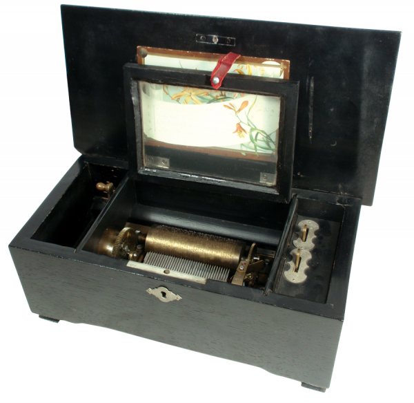 Swiss Music Box on Table - May 31, 2015 | Kaminski Auctions in MA