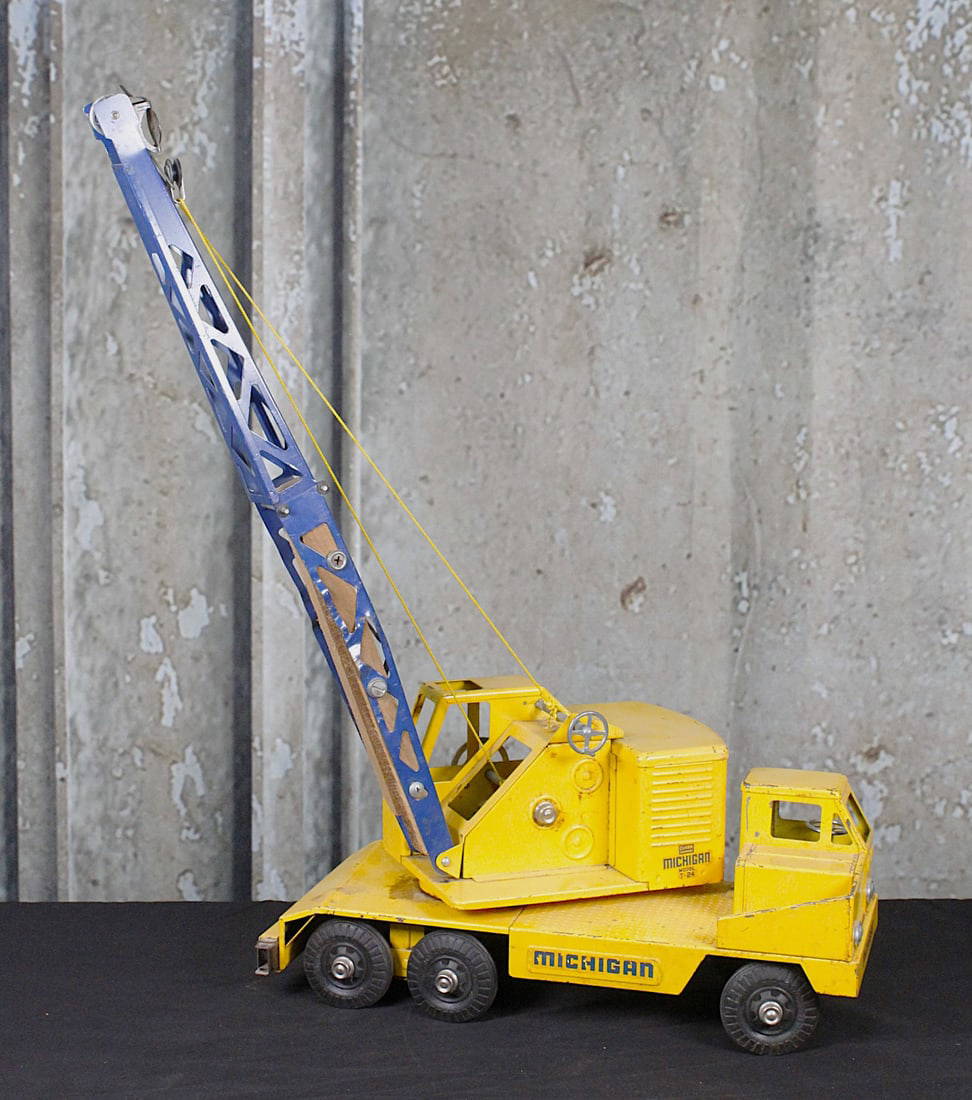 A Toy Clarks Equipment Michigan Crane Auction