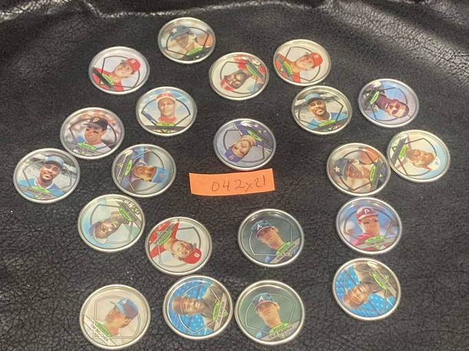 x 21 Topps 1990 Baseball Player Caps Metal Rounds Milk Bottle Coin Pog ...