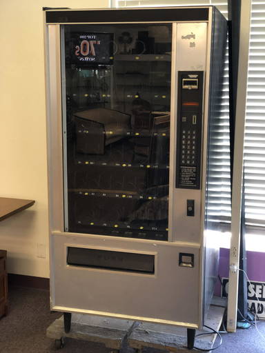 Nearly Walke 3014a Vending Machine Works, Has Manual, Needs Key Pick Up ...