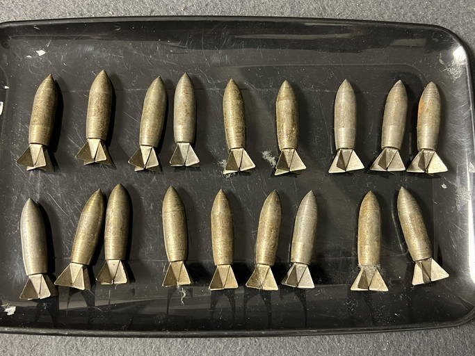 (18)vtg Lazy Dog Aerial Projectile 2''length