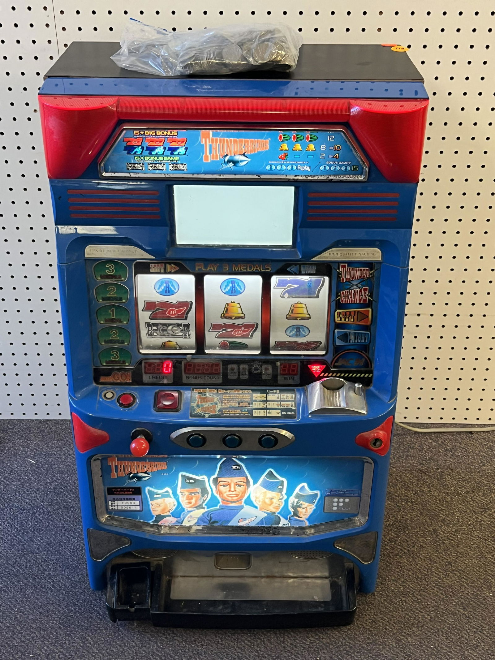 Thunderbird Pachislo Japanese Token Machine - Lcd Video Screen + Sound ...