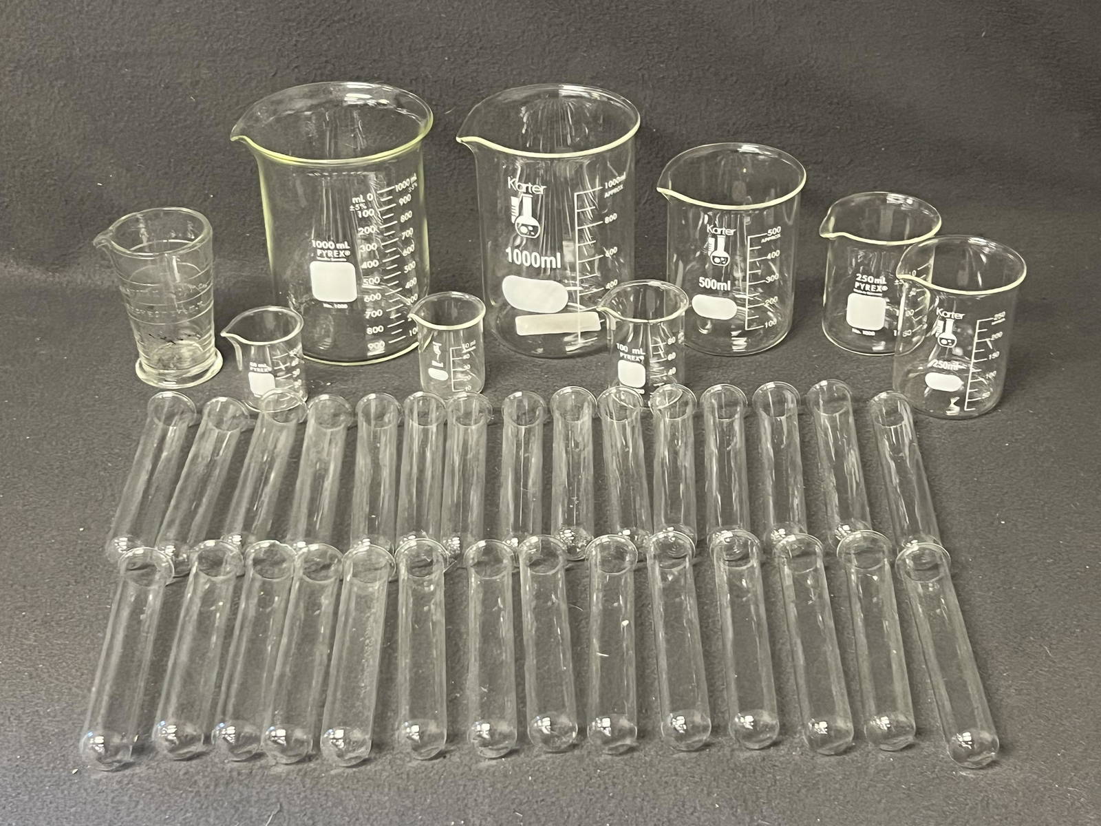 Scientific Lab Items - Karter, Pyrex, Tubes Auction