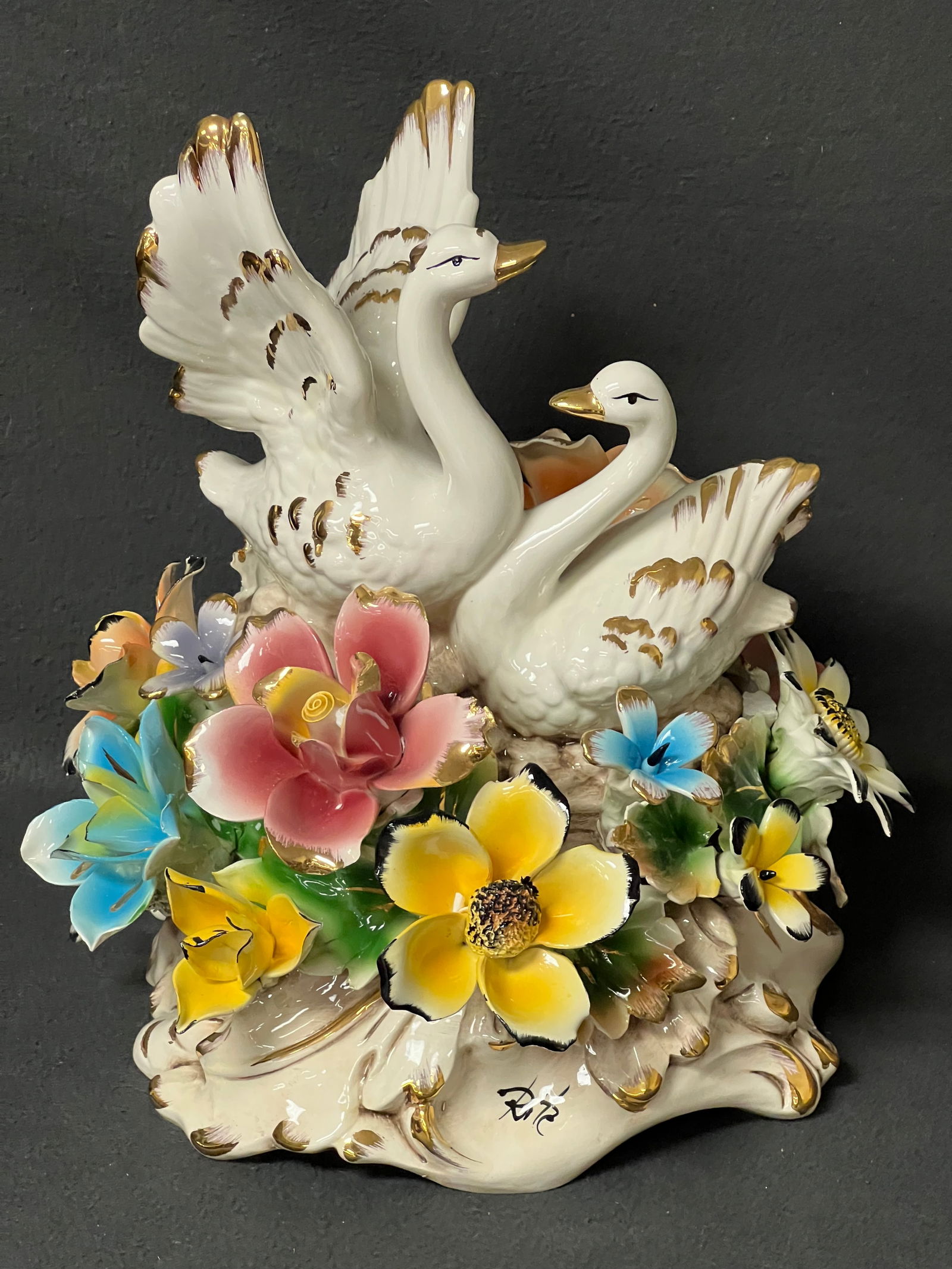 Capodimonte Swan W/ Flowers Centerpiece, Signed - 14'' X 14'' X 15 ...