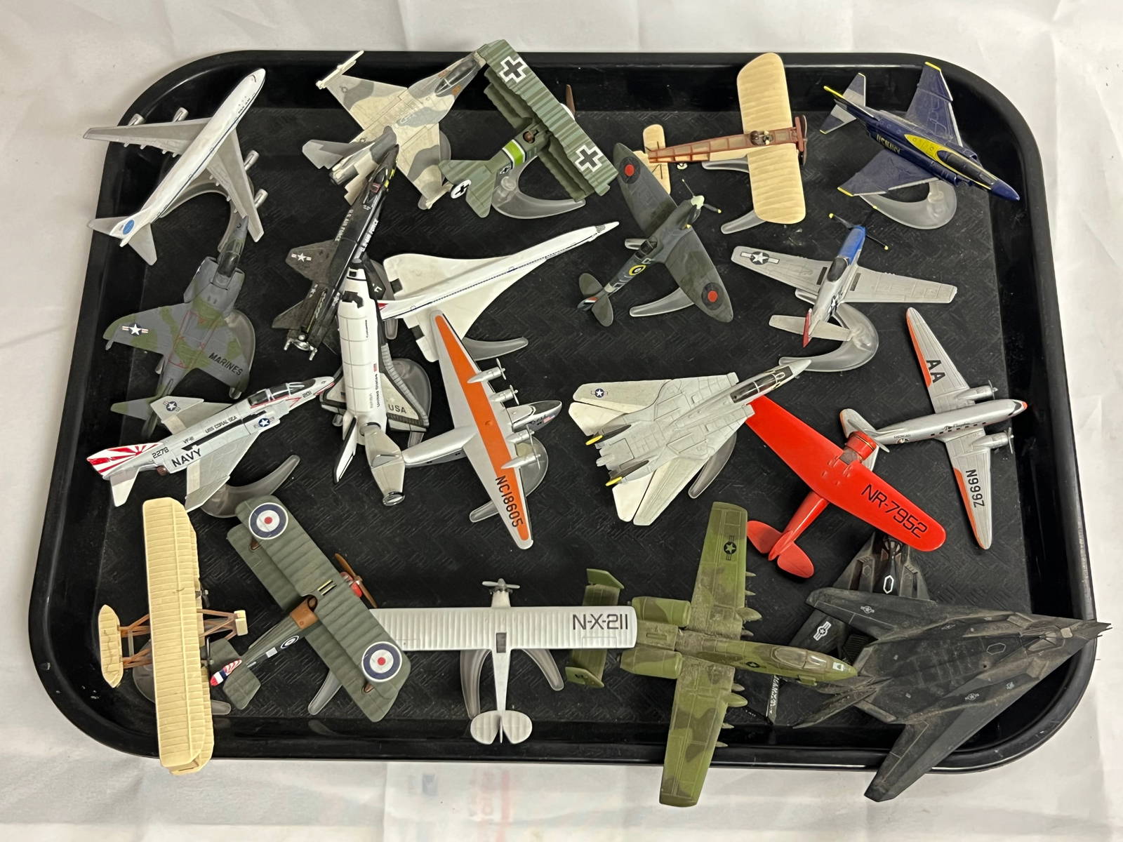 (22)asst Miniature Airplane Models, Corgi + More - Marines, Us Navy ...