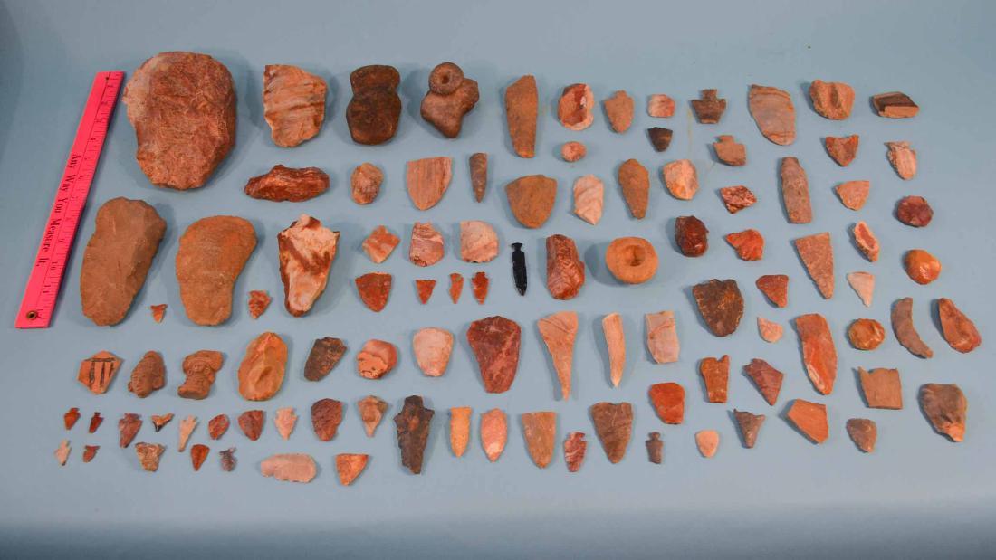 Large Collection Of Arrowheads , Pottery, Figurine