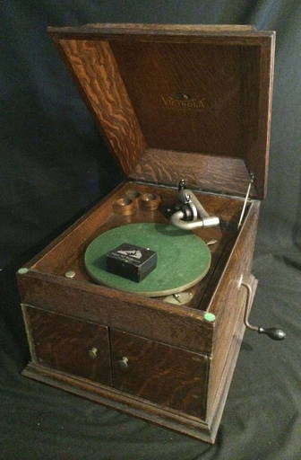 Antique Oak Table Top Rca Victor Talking Machine