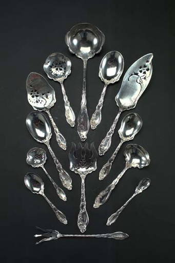 Simpson, Hall, Miller Sterling Silver Serving Pie