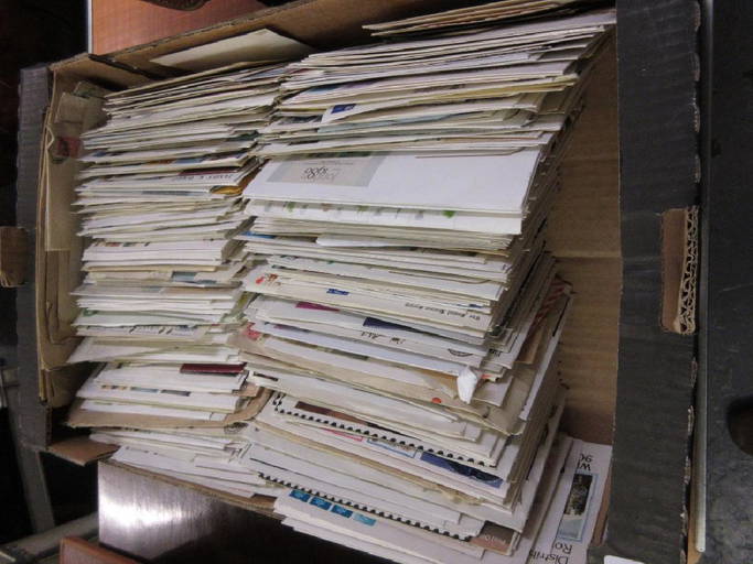 Large Box Containing A Quantity Of Various G.b. Stamps