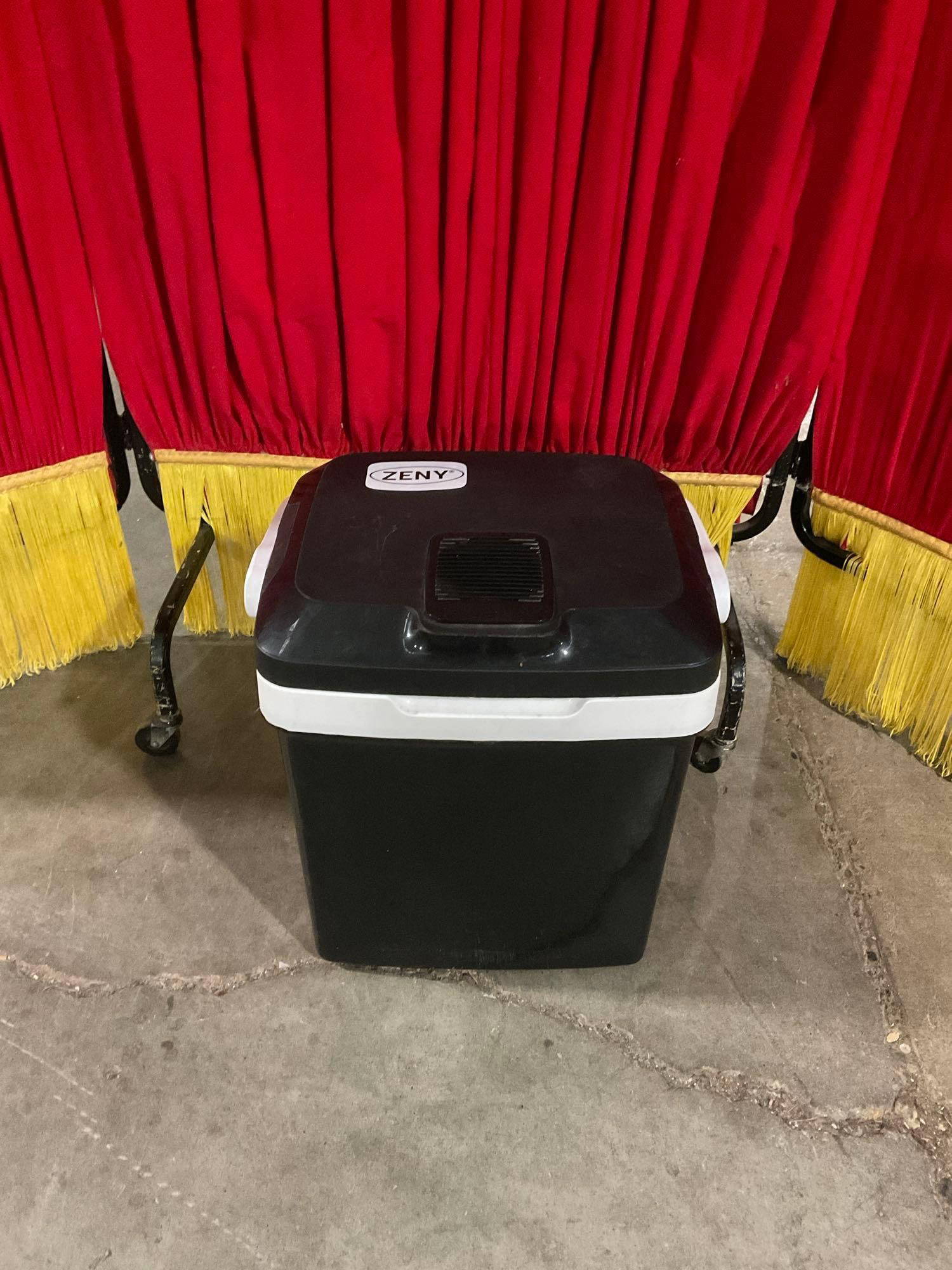 Zeny Brand Electric Temperature Controlled Box. See Pics. Auction