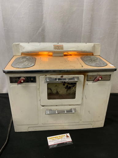 Vintage 1950s Empire Metal Ware Corp Little Lady Mini Stove No.245