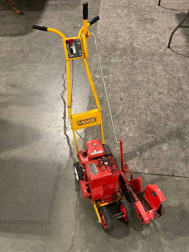 Mclane Edger W/ Briggs & Stratton 2 Hp 4 Cycle Engine