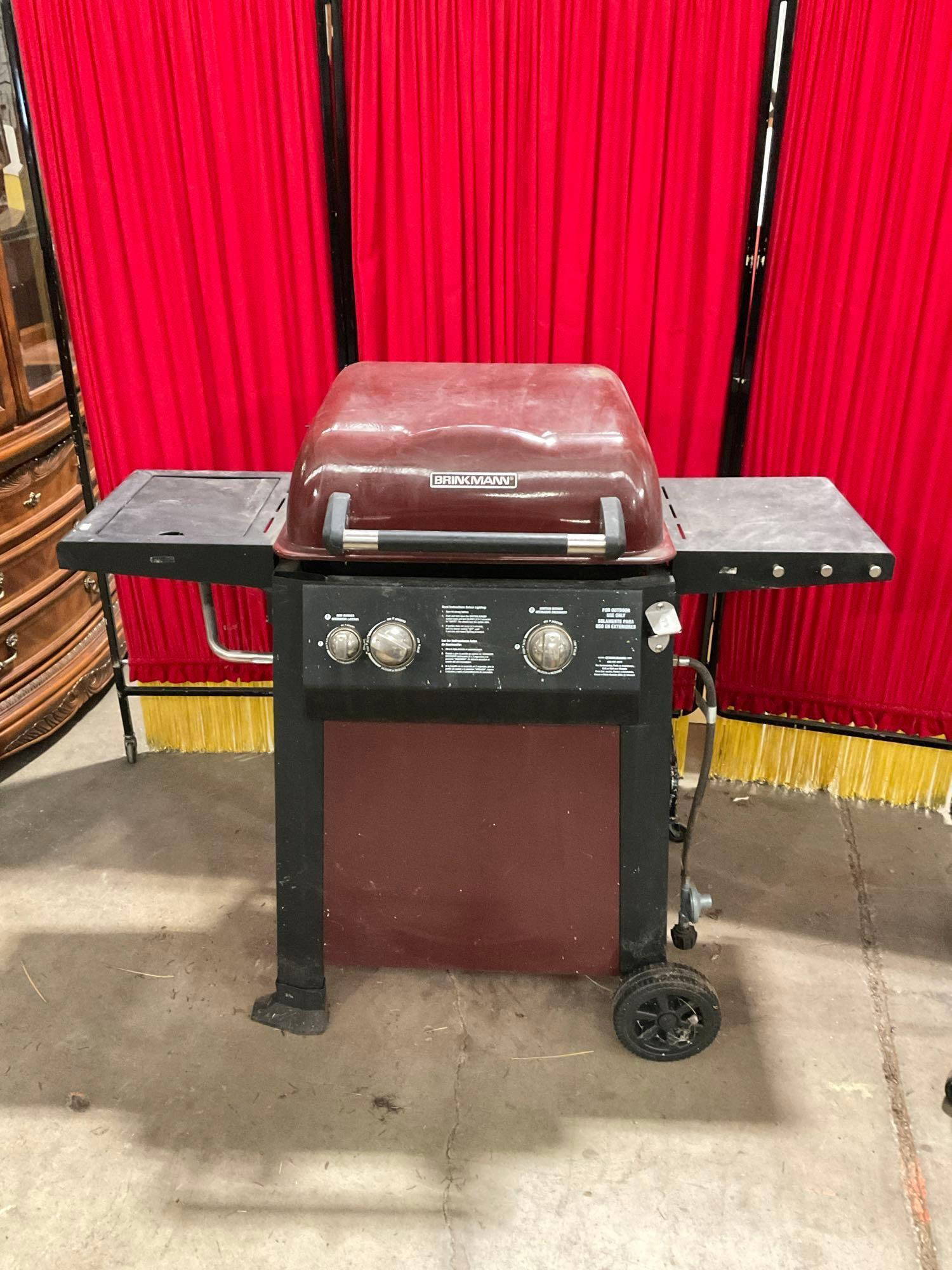 Brinkmann Gas Powered Grill W/ Side Racks & Additional Burner - See ...
