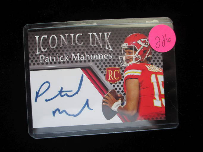 Patrick Mahomes Rookie Signature Iconic Ink Card