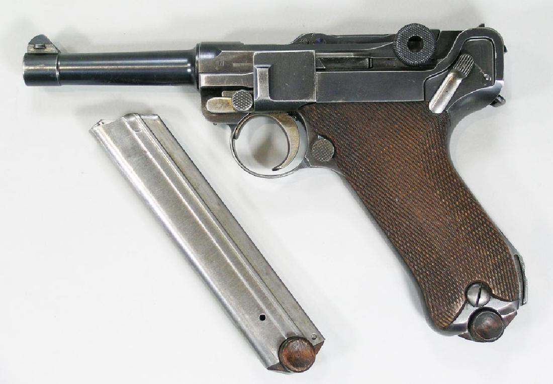 Gesichert Luger Semi-Automatic Pistol