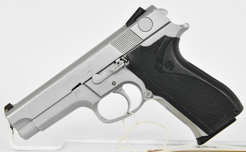 Smith & Wesson Model 5946 Semi Auto 9mm
