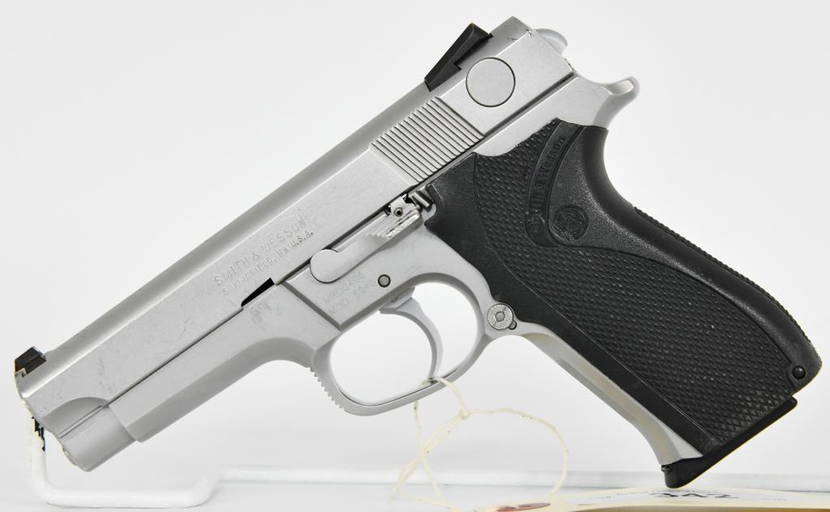 Smith & Wesson Model 5946 Semi Auto 9mm