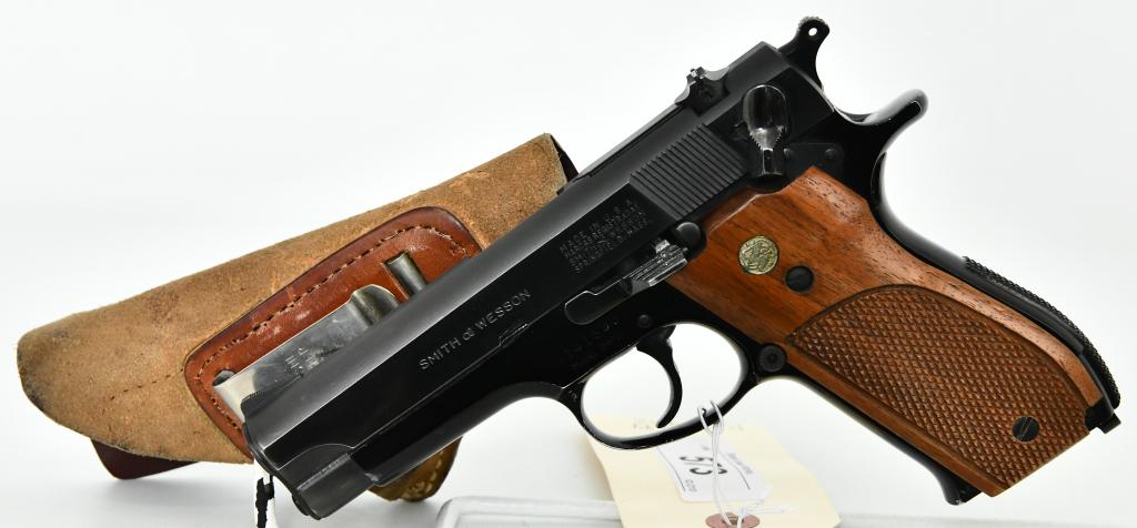 Smith & Wesson Model 39 2 9mm Pistol