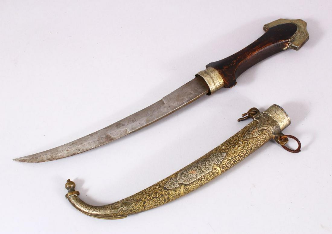 A GOOD ISLAMIC MOROCCAN DAGGER, with a carved gilt - Dec 16, 2020 ...