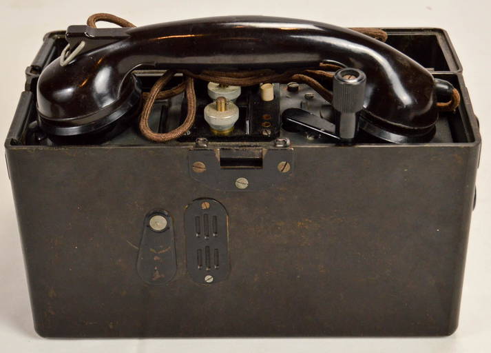German Wwii 1944 Field Telephone