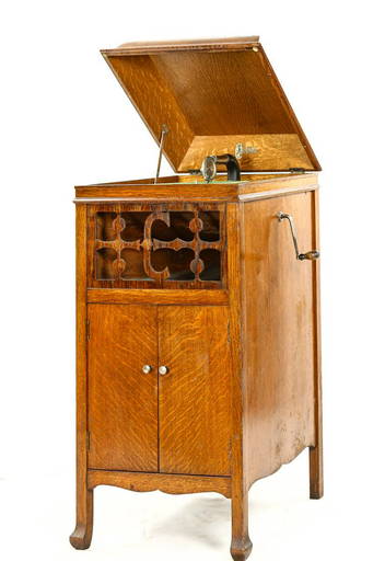 Colonial Upright Disc Victrola Phonograph