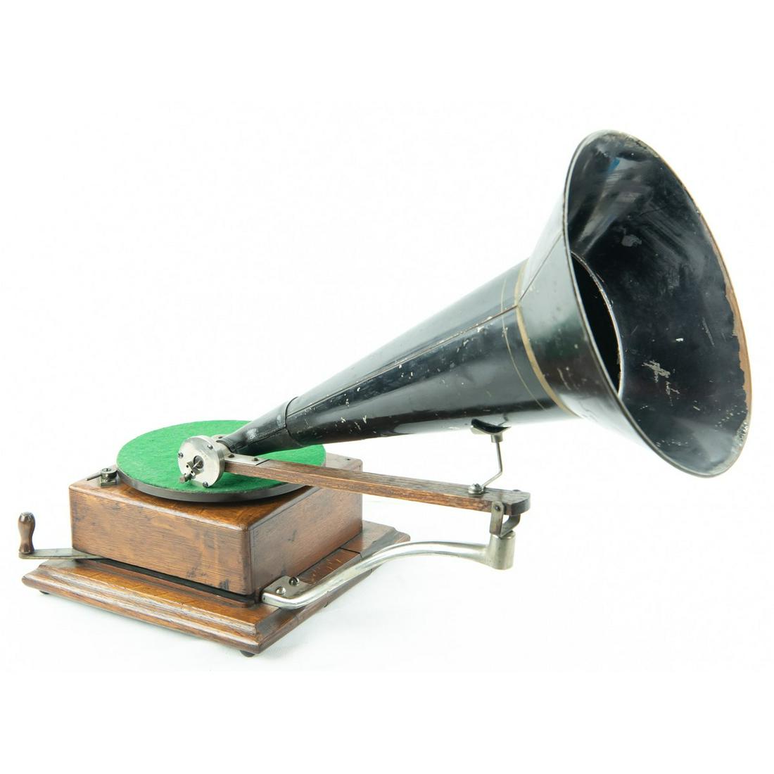 Berliner Gramophone Ratchet Wind Model