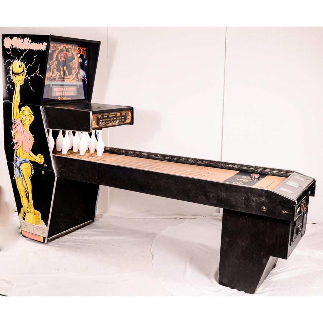 Williams Strike Master Puck Bowler Arcade Game